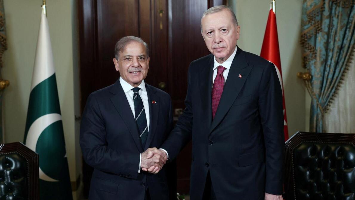 Khawvel - Turkey-ah Pakistan PM a zin